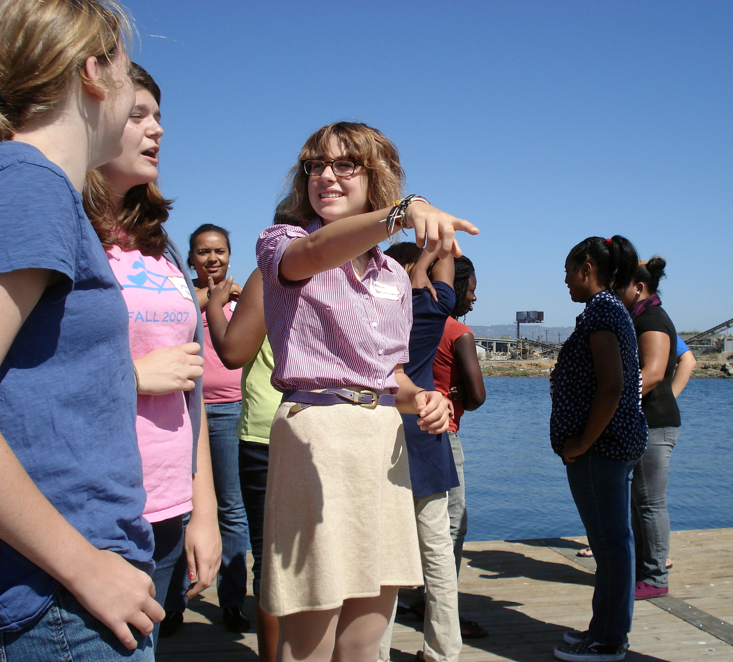 Girls' rowing team puts oars within reach - Oakland North