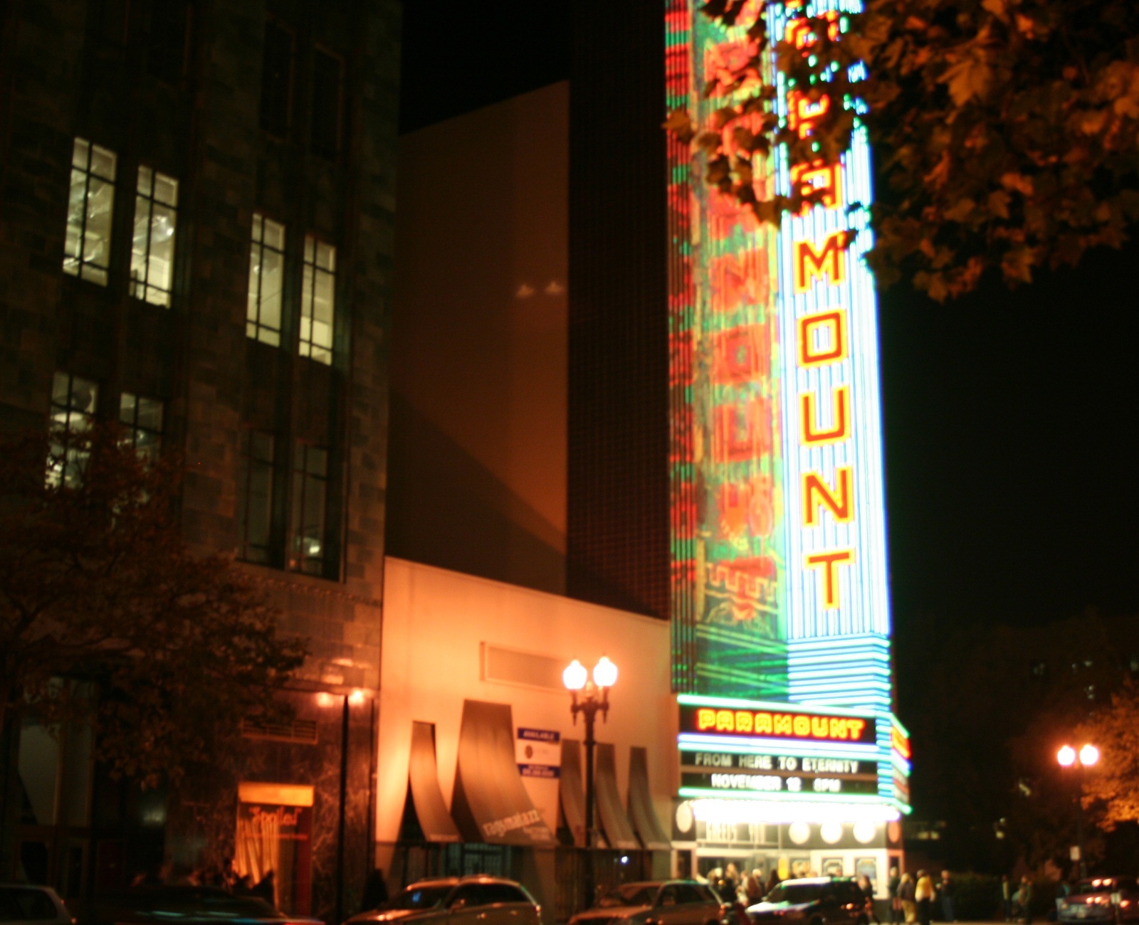 Paramount Theatre brings back movie classics - Oakland North