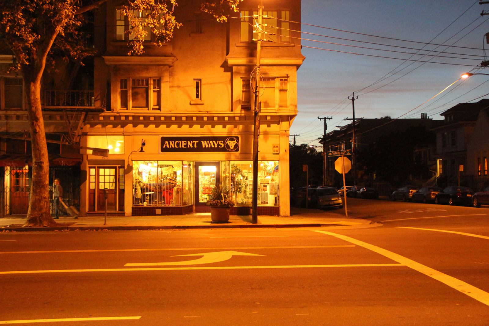 Temescal store celebrates a quarter century of spells and service ...