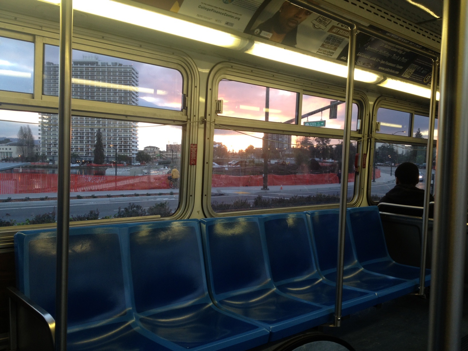 Community photo of the week: Empty bus - Oakland North