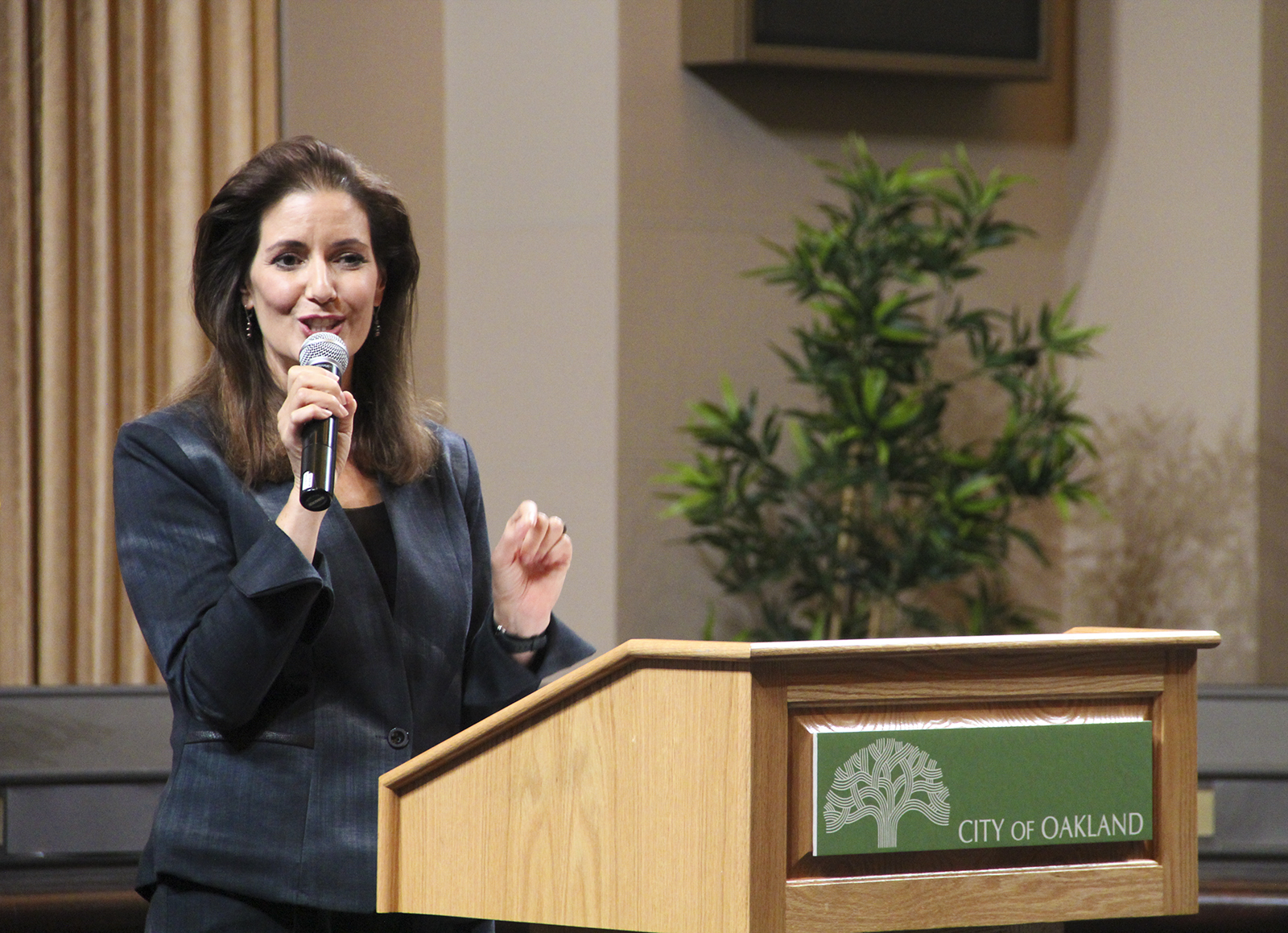 Mayor Libby Schaaf delivers her first State of the City address ...