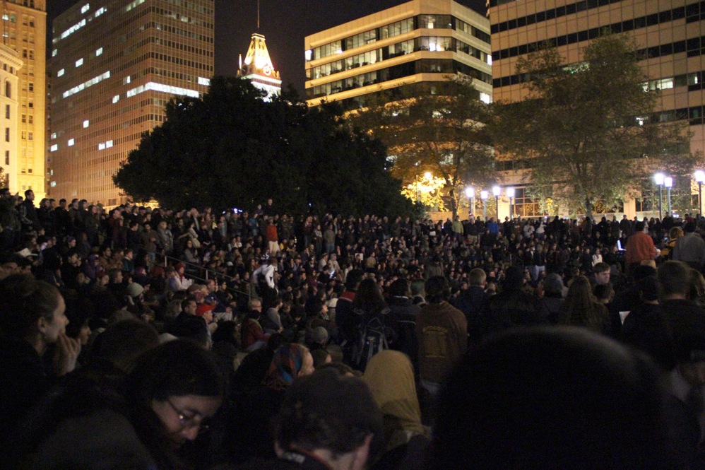 Peaceful Occupy Oakland crowd returns to City Center plaza Wednesday ...