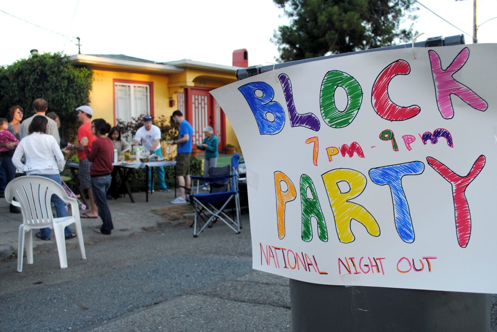 Oakland celebrates National Night Out with 559 block parties - Oakland ...