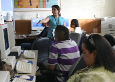 Oakland students give old computers a new home - Oakland North