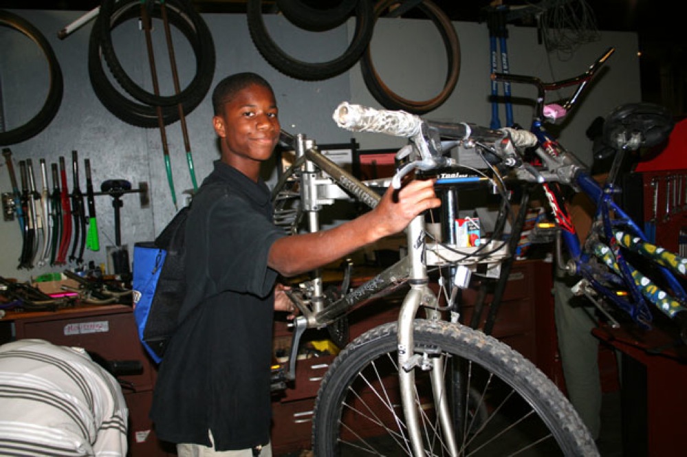 Bikes get hyphy in West Oakland - Oakland North